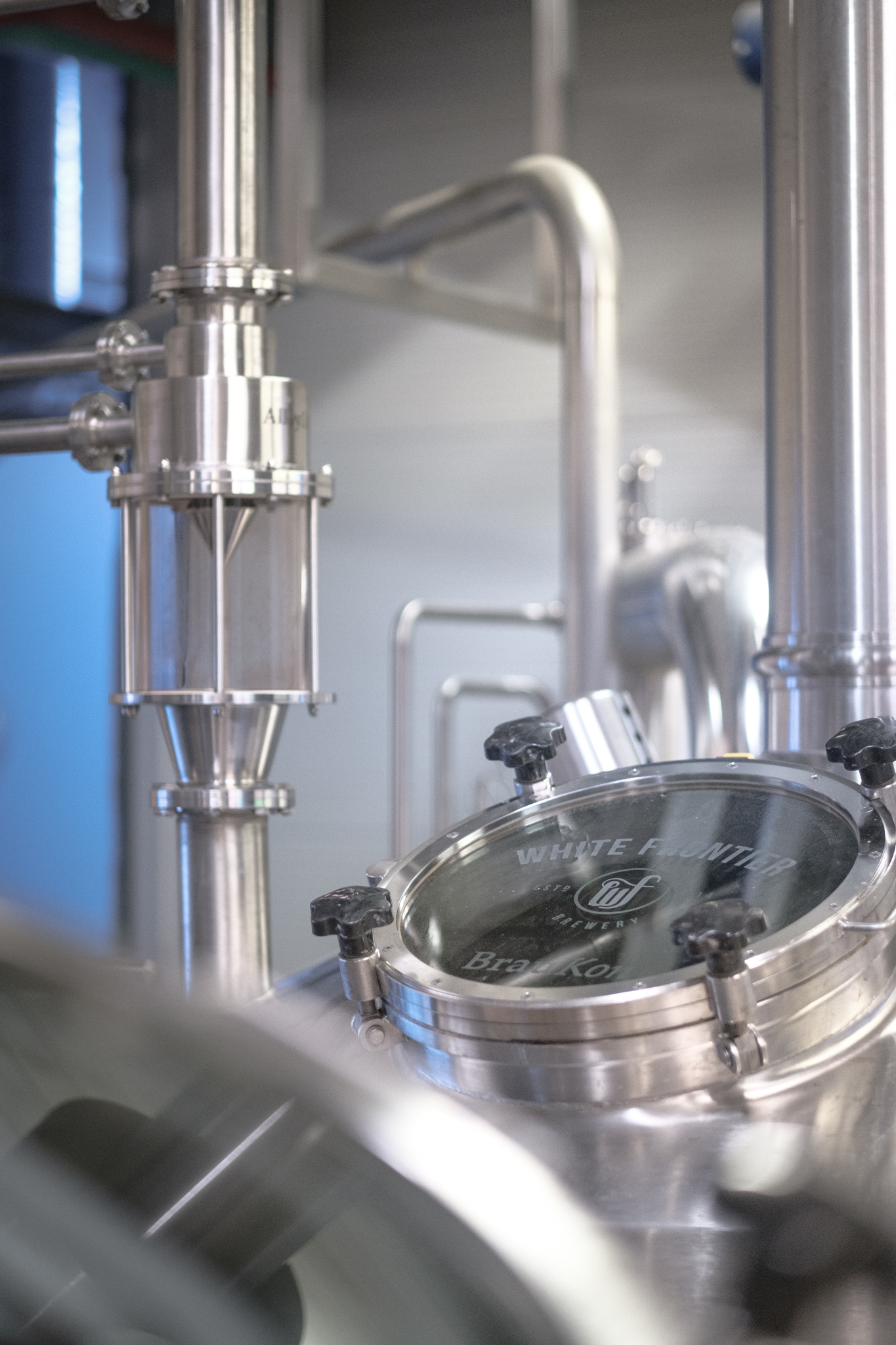 Visitez la Distillerie Morand & Whitefrontier [English] - Martigny ...